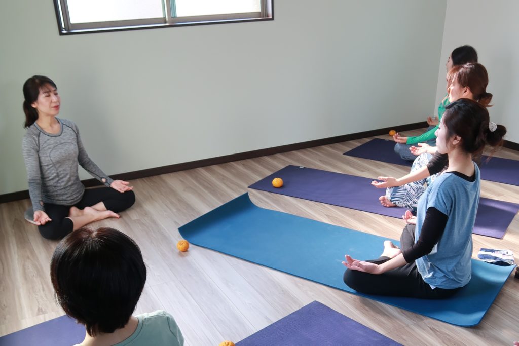 LeiAloha LomiYoga – 根津・京都嵐山・鎌倉｜ロミヨガで癒しの自己メンテナンスを